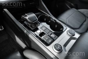 Melns Volkswagen Touareg 2018 Rīga, ar dzinēja tilpumu 3.00 L un nobraukumu 133 tūkst. km par 34700 €, foto 21 vietnē AUTOMOTO.COM.LV