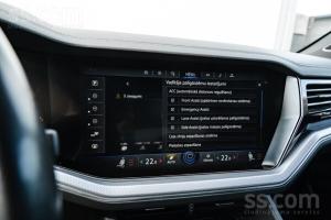 Melns Volkswagen Touareg 2018 Rīga, ar dzinēja tilpumu 3.00 L un nobraukumu 133 tūkst. km par 34700 €, foto 24 vietnē AUTOMOTO.COM.LV