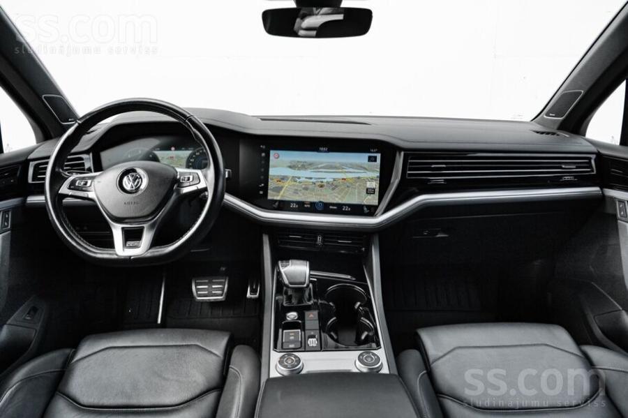 Melns Volkswagen Touareg 2018 Rīga, ar dzinēja tilpumu 3.00 L un nobraukumu 133 tūkst. km par 34700 €, foto 31 vietnē AUTOMOTO.COM.LV