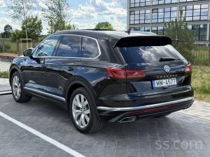 Melns Volkswagen Touareg 2018 Rīga, ar dzinēja tilpumu 3.00 L un nobraukumu 225 tūkst. km par 34999 €, foto 3 vietnē AUTOMOTO.COM.LV