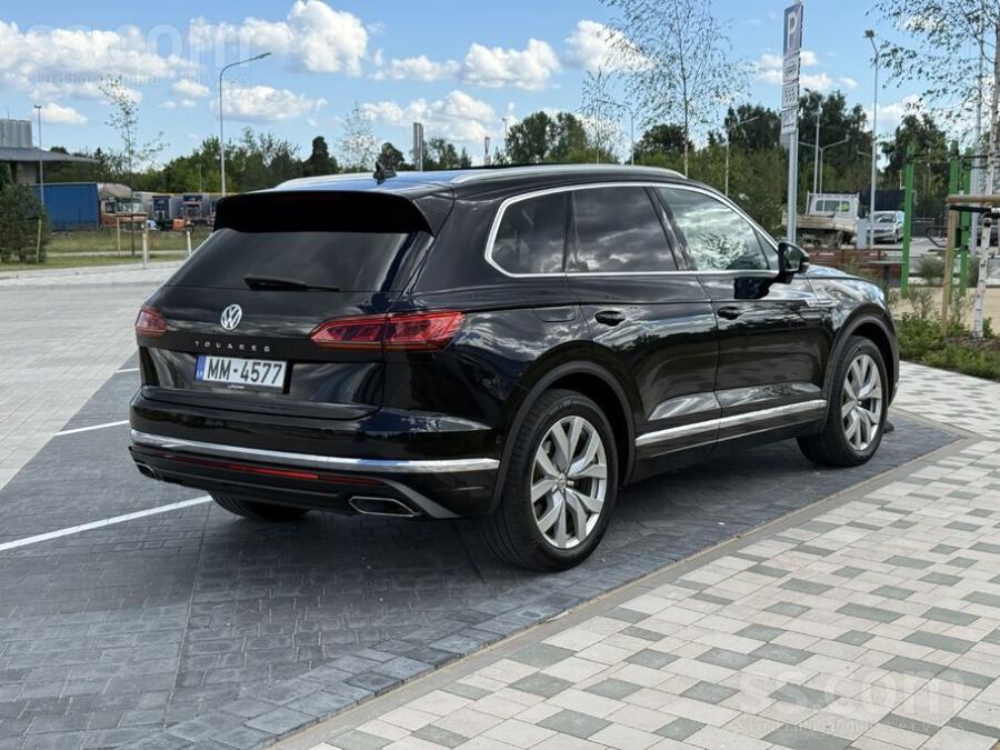 Melns Volkswagen Touareg 2018 Rīga, ar dzinēja tilpumu 3.00 L un nobraukumu 225 tūkst. km par 34999 €, foto 5 vietnē AUTOMOTO.COM.LV