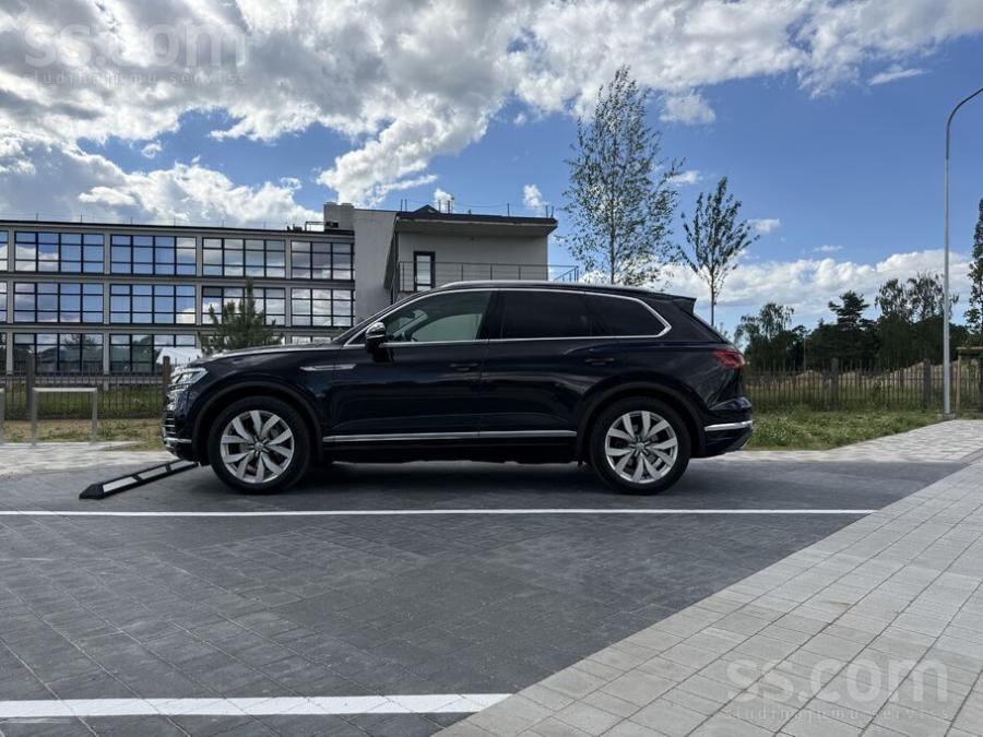 Melns Volkswagen Touareg 2018 Rīga, ar dzinēja tilpumu 3.00 L un nobraukumu 225 tūkst. km par 34999 €, foto 7 vietnē AUTOMOTO.COM.LV