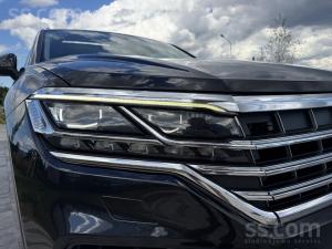 Melns Volkswagen Touareg 2018 Rīga, ar dzinēja tilpumu 3.00 L un nobraukumu 225 tūkst. km par 34999 €, foto 10 vietnē AUTOMOTO.COM.LV