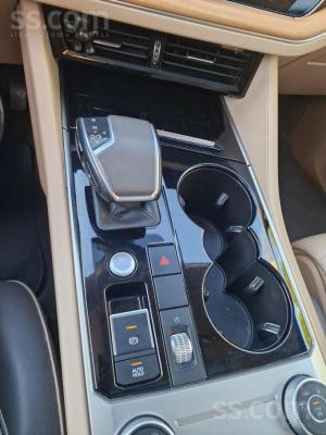 Melns Volkswagen Touareg 2018 Jūrmala, ar dzinēja tilpumu 3.00 L un nobraukumu 131 tūkst. km par 31000 €, foto 8 vietnē AUTOMOTO.COM.LV