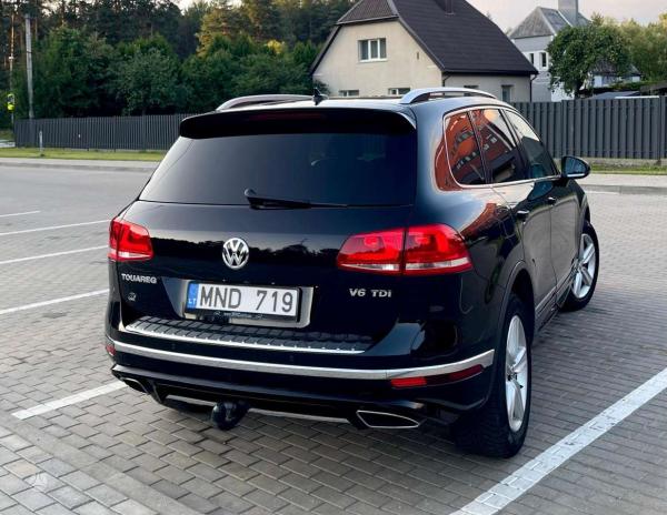 Melns Volkswagen Touareg 2018 Viļņa, ar dzinēja tilpumu 2.97 L un nobraukumu 269 tūkst. km par 14000 €, foto 6 vietnē AUTOMOTO.COM.LV