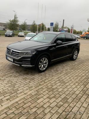 Black Volkswagen Touareg 2018 in Tallinn, with an engine capacity of 3.00 L and mileage of 145 thousand km for 32300 €, photo  on AUTOMOTO.COM.LV