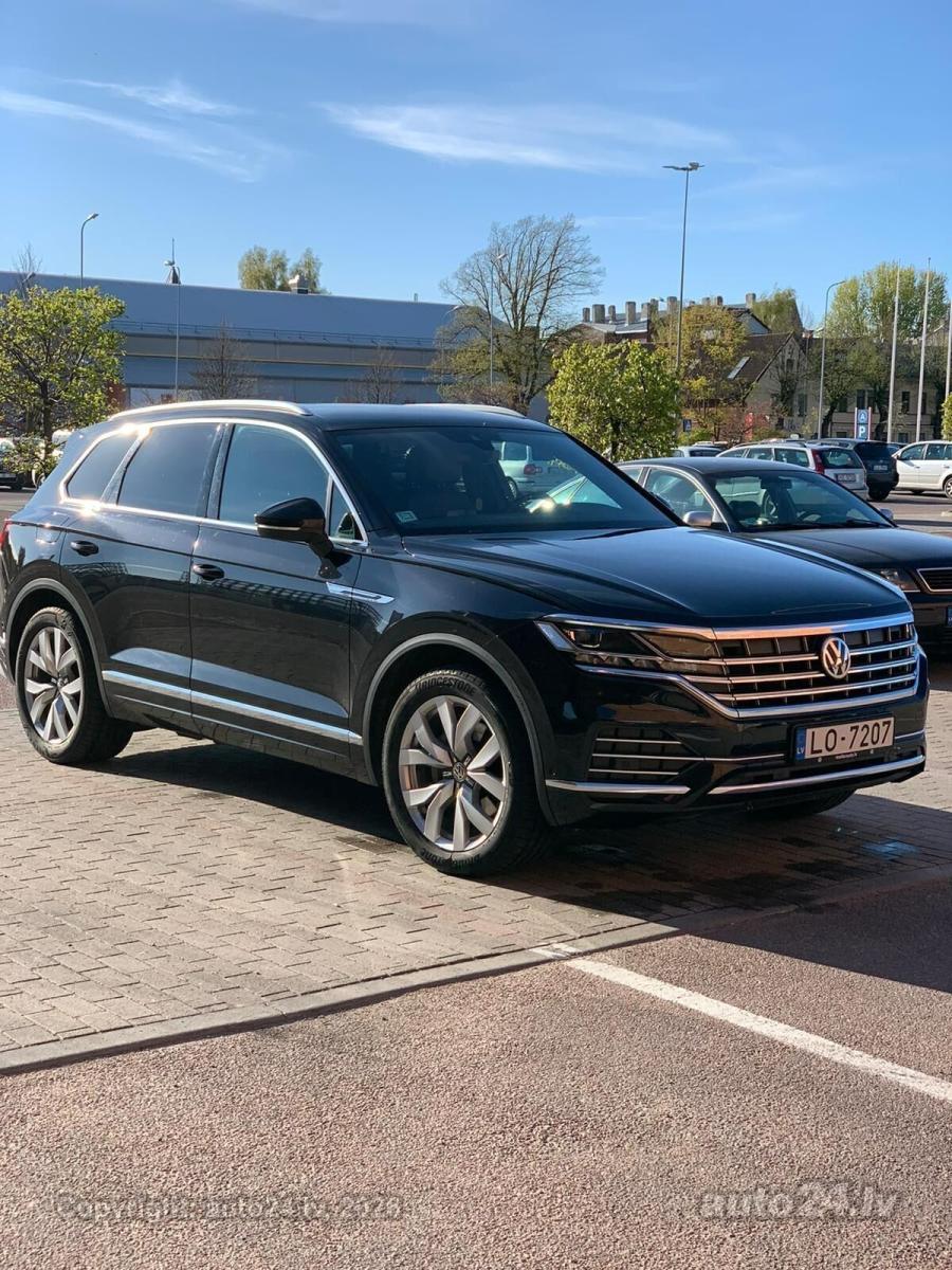 Black Volkswagen Touareg 2018 in Tallinn, with an engine capacity of 3.00 L and mileage of 145 thousand km for 32300 €, photo 3 on AUTOMOTO.COM.LV