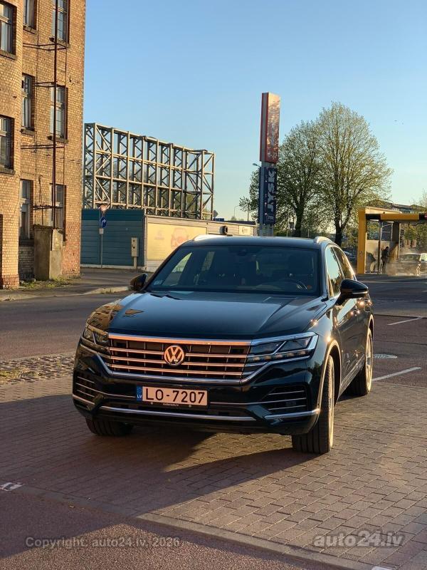 Melns Volkswagen Touareg 2018 Tallina, ar dzinēja tilpumu 3.00 L un nobraukumu 145 tūkst. km par 32300 €, foto 3 vietnē AUTOMOTO.COM.LV