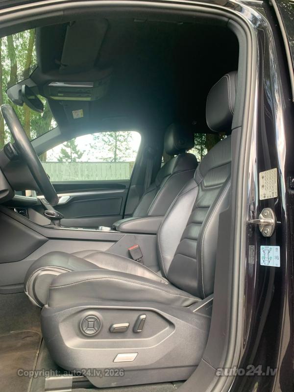 Melns Volkswagen Touareg 2018 Tallina, ar dzinēja tilpumu 3.00 L un nobraukumu 145 tūkst. km par 32300 €, foto 9 vietnē AUTOMOTO.COM.LV