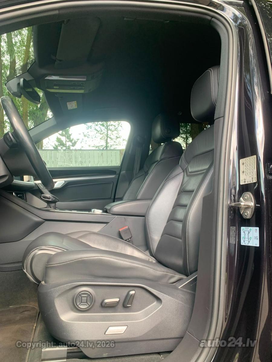 Black Volkswagen Touareg 2018 in Tallinn, with an engine capacity of 3.00 L and mileage of 145 thousand km for 32300 €, photo 10 on AUTOMOTO.COM.LV