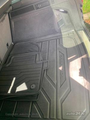 Black Volkswagen Touareg 2018 in Tallinn, with an engine capacity of 3.00 L and mileage of 145 thousand km for 32300 €, photo 14 on AUTOMOTO.COM.LV