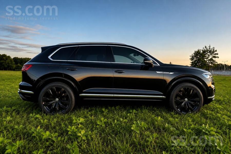 Melns Volkswagen Touareg 2018 Rīga, ar dzinēja tilpumu 3.00 L un nobraukumu 218 tūkst. km par 29900 €, foto 4 vietnē AUTOMOTO.COM.LV