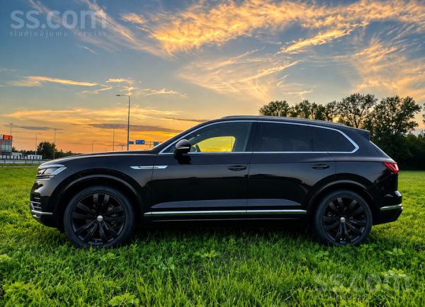 Melns Volkswagen Touareg 2018 Rīga, ar dzinēja tilpumu 3.00 L un nobraukumu 218 tūkst. km par 29900 €, foto 5 vietnē AUTOMOTO.COM.LV