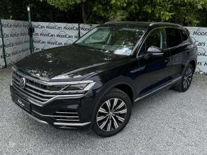 Black Volkswagen Touareg 2018 in Vilnius, with an engine capacity of 3.00 L and mileage of 172 thousand km for 32300 €, photo  on AUTOMOTO.COM.LV