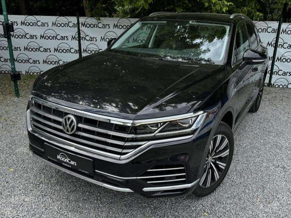 Melns Volkswagen Touareg 2018 Viļņa, ar dzinēja tilpumu 3.00 L un nobraukumu 172 tūkst. km par 32300 €, foto 3 vietnē AUTOMOTO.COM.LV