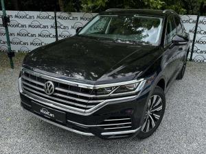 Black Volkswagen Touareg 2018 in Vilnius, with an engine capacity of 3.00 L and mileage of 172 thousand km for 32300 €, photo 3 on AUTOMOTO.COM.LV