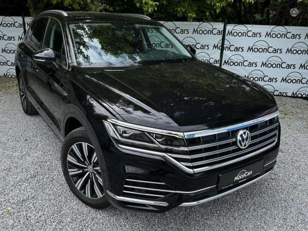 Melns Volkswagen Touareg 2018 Viļņa, ar dzinēja tilpumu 3.00 L un nobraukumu 172 tūkst. km par 32300 €, foto 5 vietnē AUTOMOTO.COM.LV