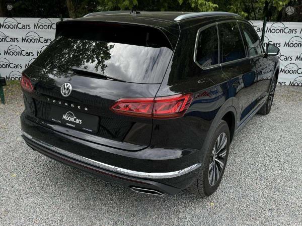 Melns Volkswagen Touareg 2018 Viļņa, ar dzinēja tilpumu 3.00 L un nobraukumu 172 tūkst. km par 32300 €, foto 9 vietnē AUTOMOTO.COM.LV