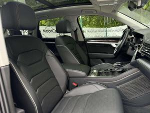 Black Volkswagen Touareg 2018 in Vilnius, with an engine capacity of 3.00 L and mileage of 172 thousand km for 32300 €, photo 15 on AUTOMOTO.COM.LV