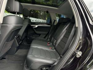 Black Volkswagen Touareg 2018 in Vilnius, with an engine capacity of 3.00 L and mileage of 172 thousand km for 32300 €, photo 17 on AUTOMOTO.COM.LV