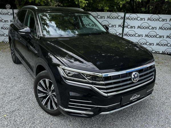Volkswagen Touareg 2018 Viļņa vietnē Melns Volkswagen Touareg 2018 Viļņa, ar dzinēja tilpumu 3.00 L un nobraukumu 172 tūkst. km par 32300 €, foto 5 vietnē AUTOMOTO.COM.LV