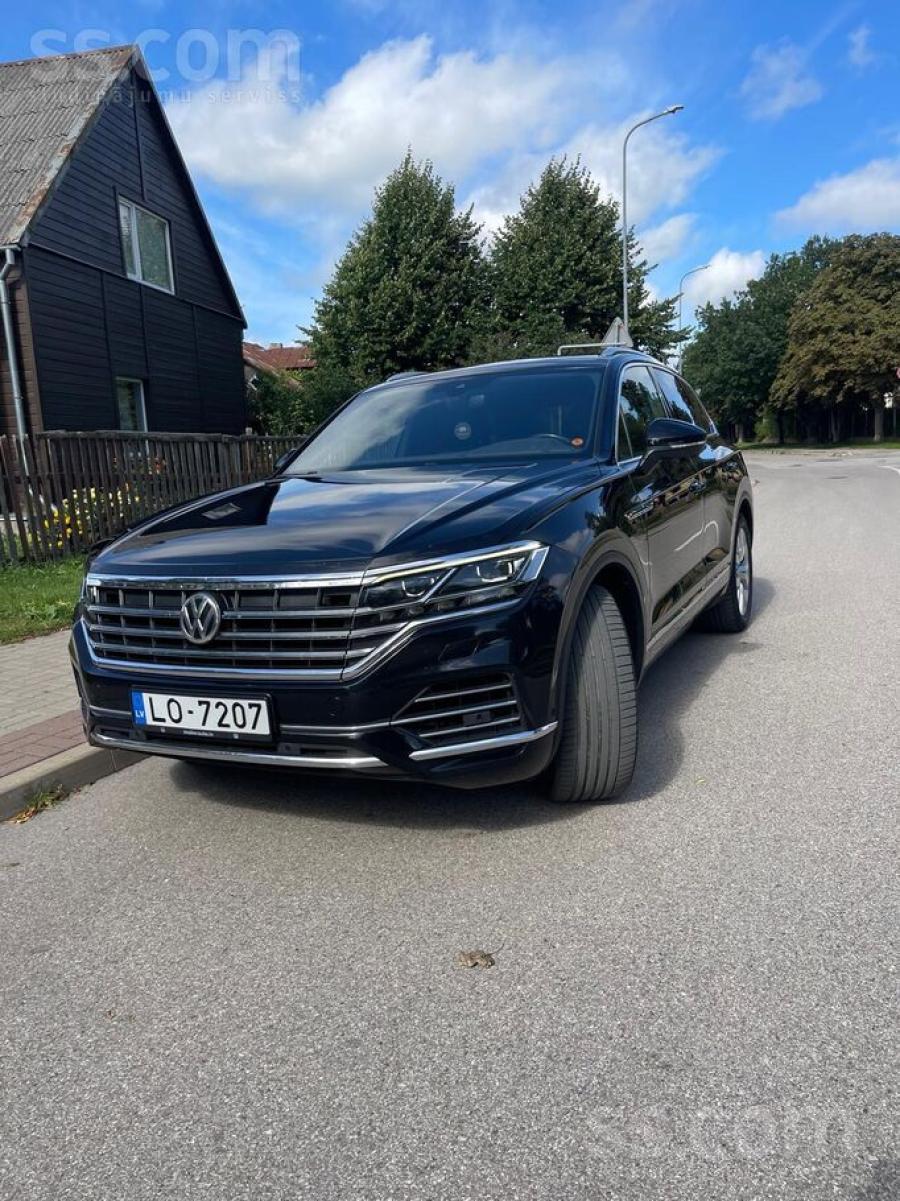 Melns Volkswagen Touareg 2018 Rīga, ar dzinēja tilpumu 3.00 L un nobraukumu 147 tūkst. km par 30500 €, foto 1 vietnē AUTOMOTO.COM.LV