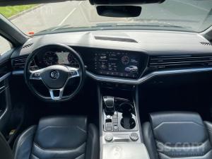 Melns Volkswagen Touareg 2018 Rīga, ar dzinēja tilpumu 3.00 L un nobraukumu 147 tūkst. km par 30500 €, foto 5 vietnē AUTOMOTO.COM.LV