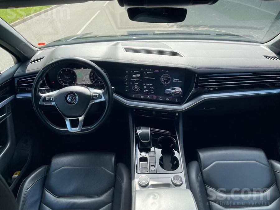 Melns Volkswagen Touareg 2018 Rīga, ar dzinēja tilpumu 3.00 L un nobraukumu 147 tūkst. km par 30500 €, foto 5 vietnē AUTOMOTO.COM.LV