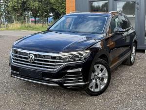 Black Volkswagen Touareg 2018 in Kaunas, with an engine capacity of 3.00 L and mileage of 173 thousand km for 30950 €, photo 3 on AUTOMOTO.COM.LV
