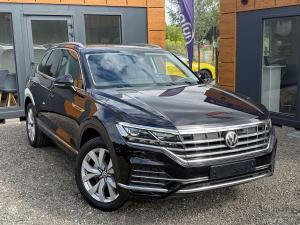 Black Volkswagen Touareg 2018 in Kaunas, with an engine capacity of 3.00 L and mileage of 173 thousand km for 30950 €, photo 12 on AUTOMOTO.COM.LV