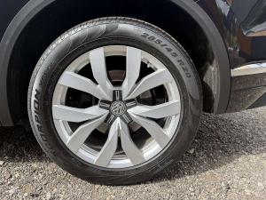 Black Volkswagen Touareg 2018 in Kaunas, with an engine capacity of 3.00 L and mileage of 173 thousand km for 30950 €, photo 15 on AUTOMOTO.COM.LV