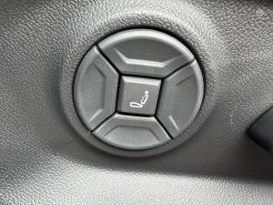 Black Volkswagen Touareg 2018 in Kaunas, with an engine capacity of 3.00 L and mileage of 173 thousand km for 30950 €, photo 24 on AUTOMOTO.COM.LV