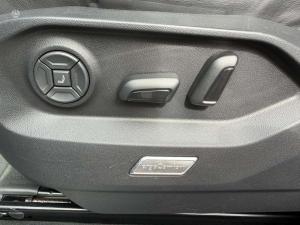 Black Volkswagen Touareg 2018 in Kaunas, with an engine capacity of 3.00 L and mileage of 173 thousand km for 30950 €, photo 25 on AUTOMOTO.COM.LV