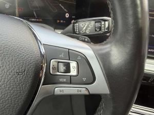 Black Volkswagen Touareg 2018 in Kaunas, with an engine capacity of 3.00 L and mileage of 173 thousand km for 30950 €, photo 35 on AUTOMOTO.COM.LV