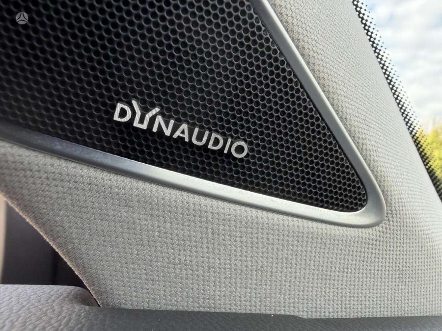 Black Volkswagen Touareg 2018 in Kaunas, with an engine capacity of 3.00 L and mileage of 173 thousand km for 30950 €, photo 38 on AUTOMOTO.COM.LV