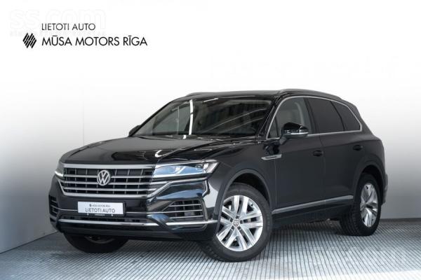 Black Volkswagen Touareg 2018 in Riga, with an engine capacity of 3.00 L and mileage of 140 thousand km for 29900 €, photo 1 on AUTOMOTO.COM.LV