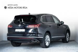 Melns Volkswagen Touareg 2018 Rīga, ar dzinēja tilpumu 3.00 L un nobraukumu 140 tūkst. km par 29900 €, foto 3 vietnē AUTOMOTO.COM.LV