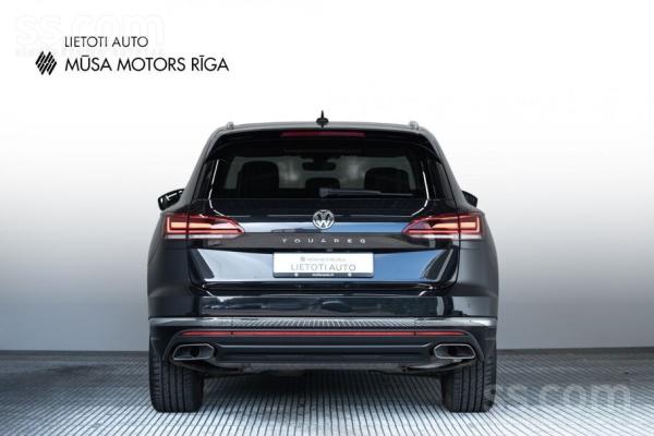 Black Volkswagen Touareg 2018 in Riga, with an engine capacity of 3.00 L and mileage of 140 thousand km for 29900 €, photo 5 on AUTOMOTO.COM.LV