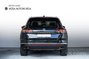 Melns Volkswagen Touareg 2018 Rīga, ar dzinēja tilpumu 3.00 L un nobraukumu 140 tūkst. km par 29900 €, foto 5 vietnē AUTOMOTO.COM.LV