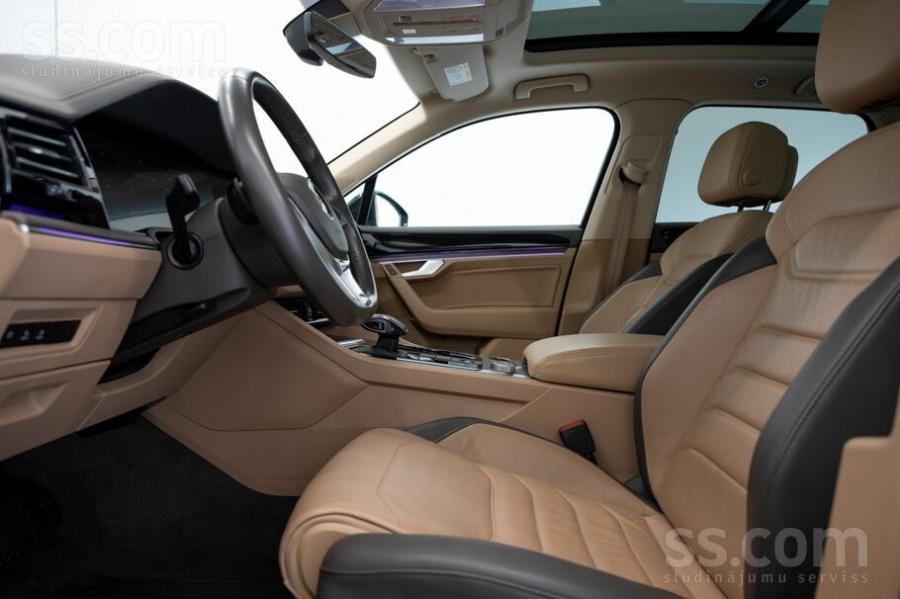 Melns Volkswagen Touareg 2018 Rīga, ar dzinēja tilpumu 3.00 L un nobraukumu 140 tūkst. km par 29900 €, foto 8 vietnē AUTOMOTO.COM.LV