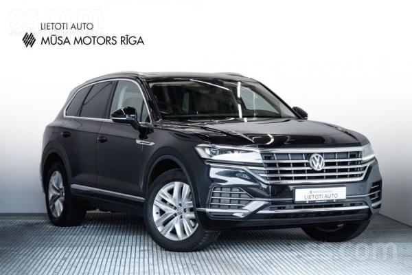 Black Volkswagen Touareg 2018 in Riga, with an engine capacity of 3.00 L and mileage of 140 thousand km for 29900 €, photo 10 on AUTOMOTO.COM.LV