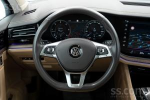 Melns Volkswagen Touareg 2018 Rīga, ar dzinēja tilpumu 3.00 L un nobraukumu 140 tūkst. km par 29900 €, foto 12 vietnē AUTOMOTO.COM.LV