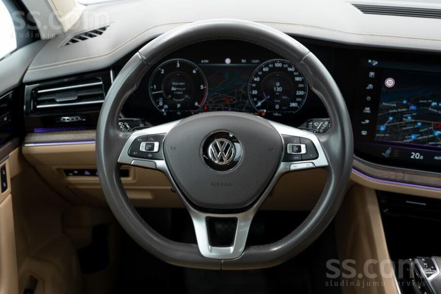 Melns Volkswagen Touareg 2018 Rīga, ar dzinēja tilpumu 3.00 L un nobraukumu 140 tūkst. km par 29900 €, foto 12 vietnē AUTOMOTO.COM.LV