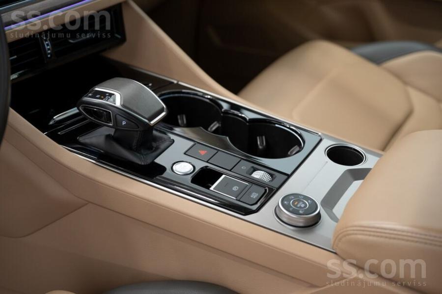Melns Volkswagen Touareg 2018 Rīga, ar dzinēja tilpumu 3.00 L un nobraukumu 140 tūkst. km par 29900 €, foto 15 vietnē AUTOMOTO.COM.LV