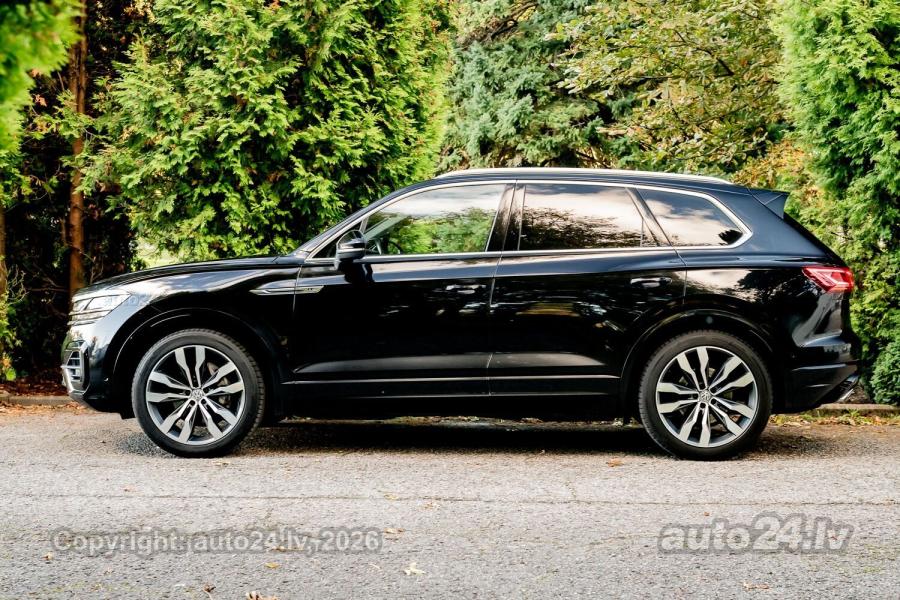 Melns Volkswagen Touareg 2018 Pērnava, ar dzinēja tilpumu 3.00 L un nobraukumu 189 tūkst. km par 31950 €, foto 3 vietnē AUTOMOTO.COM.LV