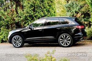 Melns Volkswagen Touareg 2018 Pērnava, ar dzinēja tilpumu 3.00 L un nobraukumu 189 tūkst. km par 31950 €, foto 4 vietnē AUTOMOTO.COM.LV