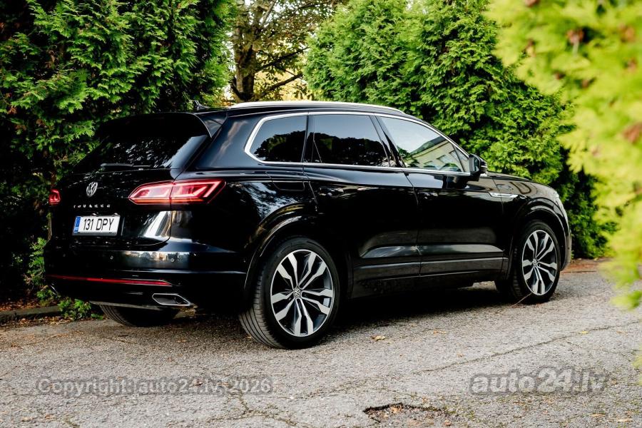 Melns Volkswagen Touareg 2018 Pērnava, ar dzinēja tilpumu 3.00 L un nobraukumu 189 tūkst. km par 31950 €, foto 7 vietnē AUTOMOTO.COM.LV