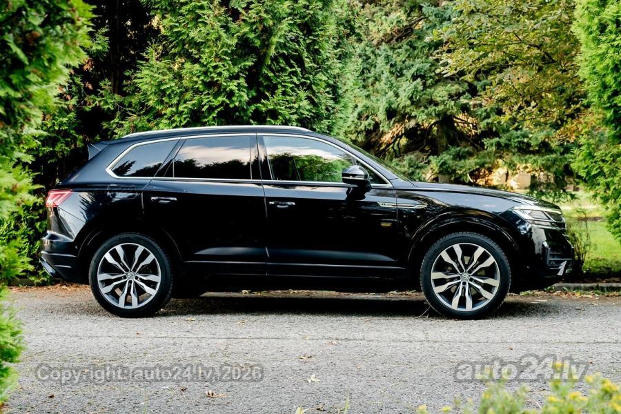 Melns Volkswagen Touareg 2018 Pērnava, ar dzinēja tilpumu 3.00 L un nobraukumu 189 tūkst. km par 31950 €, foto 8 vietnē AUTOMOTO.COM.LV