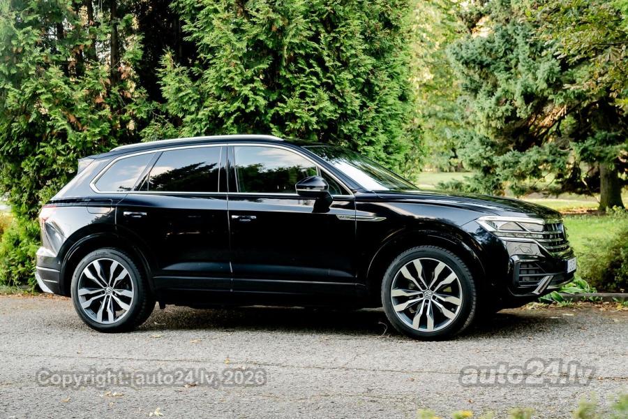 Melns Volkswagen Touareg 2018 Pērnava, ar dzinēja tilpumu 3.00 L un nobraukumu 189 tūkst. km par 31950 €, foto 9 vietnē AUTOMOTO.COM.LV