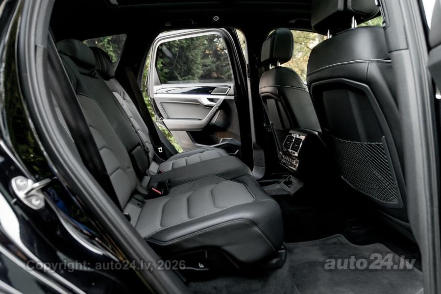 Melns Volkswagen Touareg 2018 Pērnava, ar dzinēja tilpumu 3.00 L un nobraukumu 189 tūkst. km par 31950 €, foto 15 vietnē AUTOMOTO.COM.LV